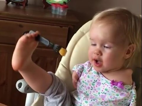 Girl Born Without Arms Learns to Eat With Her Feet! - YouTube