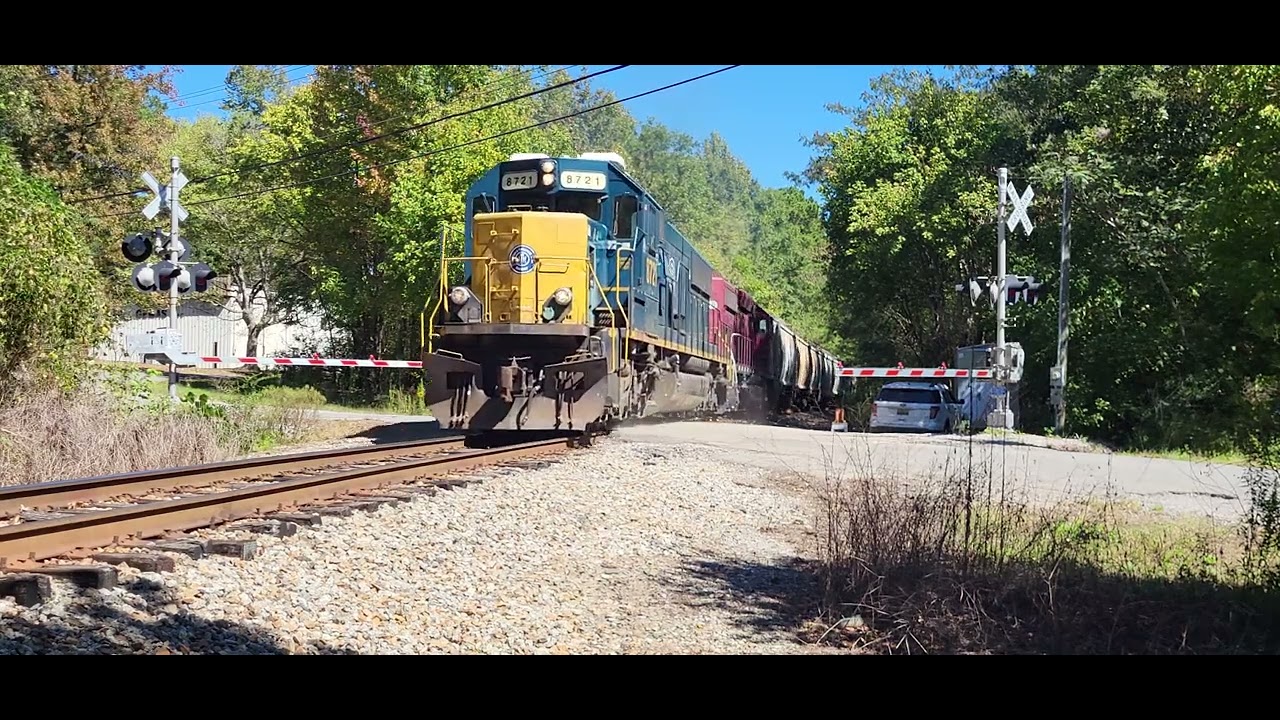 Atn Y103 ex Csx sd60 9-29-22 - YouTube