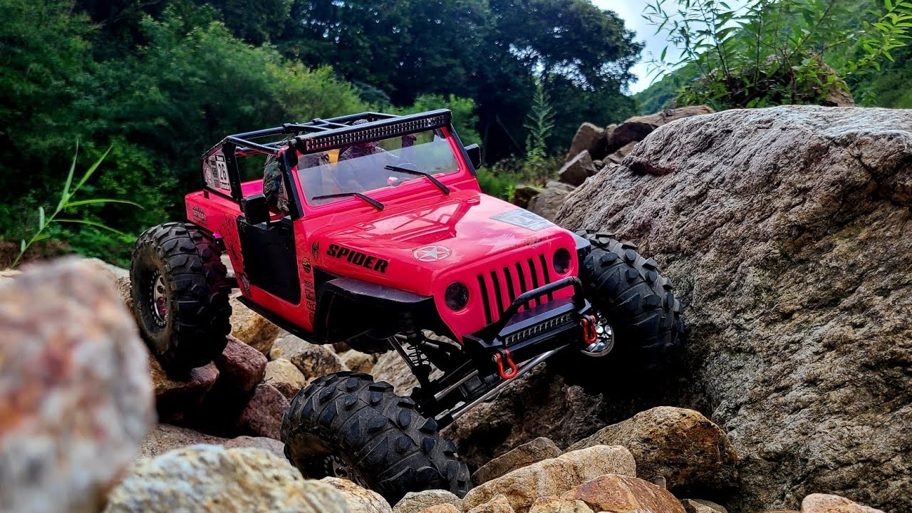 Gmade rock crawler GOM SPIDER - YouTube