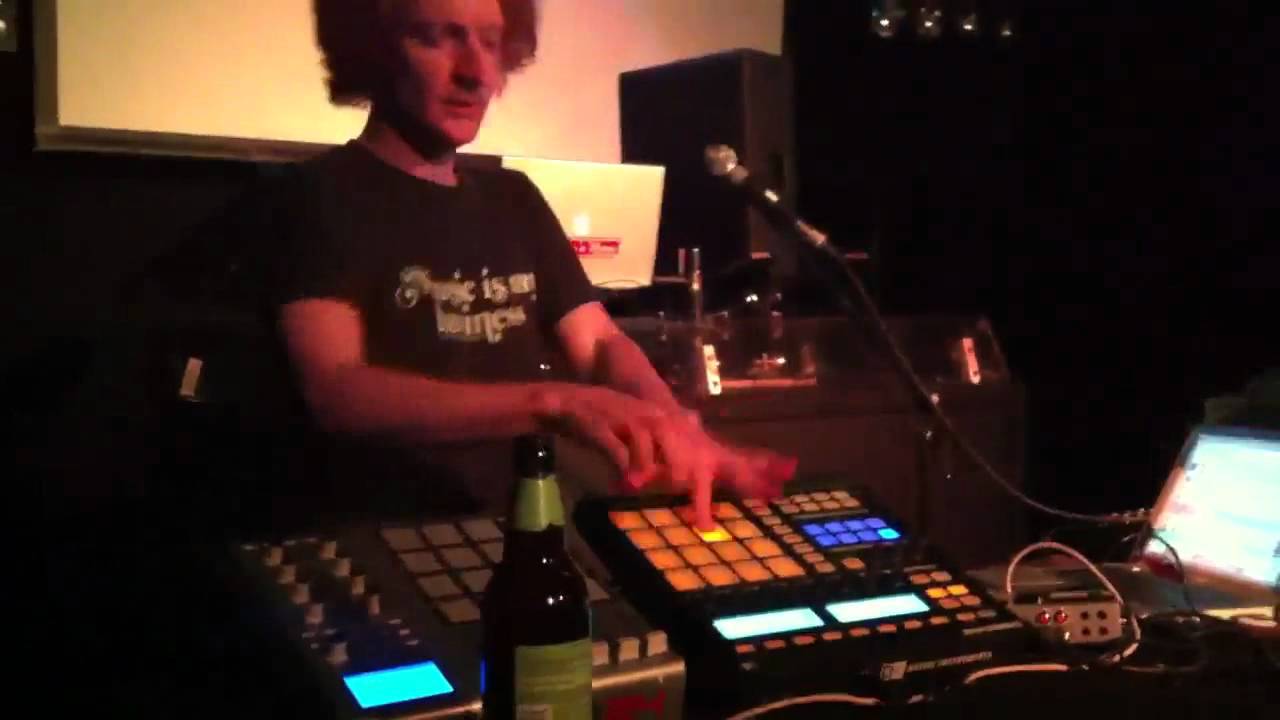 Jeremy Ellis Live in Dublin 1 - YouTube