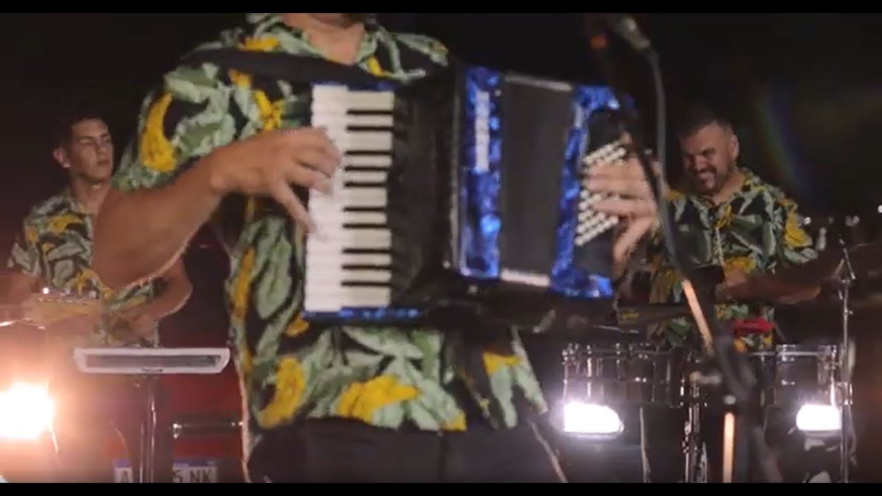 LOS CU4TRO CUMBIA CHAQUEÑA - 11PM (Videoclip oficial) - YouTube