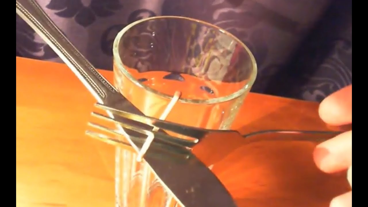 Cheat gravity - balancing a knife and fork - magic trcik - YouTube