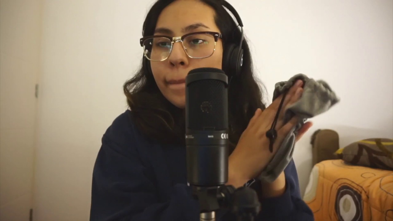 MI PRIMER VIDEO ASMR *mi perrito interrumpe* || Ari ASMR - YouTube