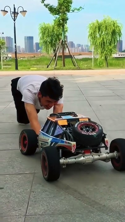 A real RC beast on wheels - YouTube