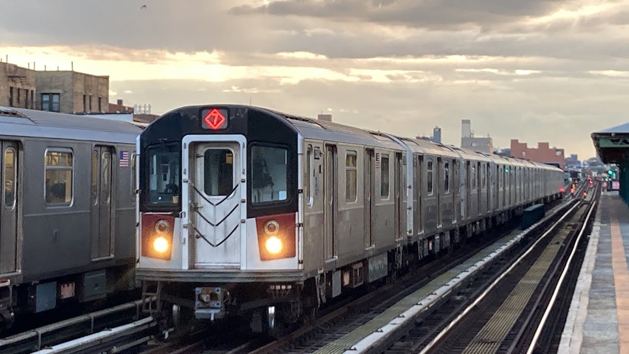 (7) Lcl & (7X) Exp Train Action at 82nd Street-Jackson Heights - YouTube