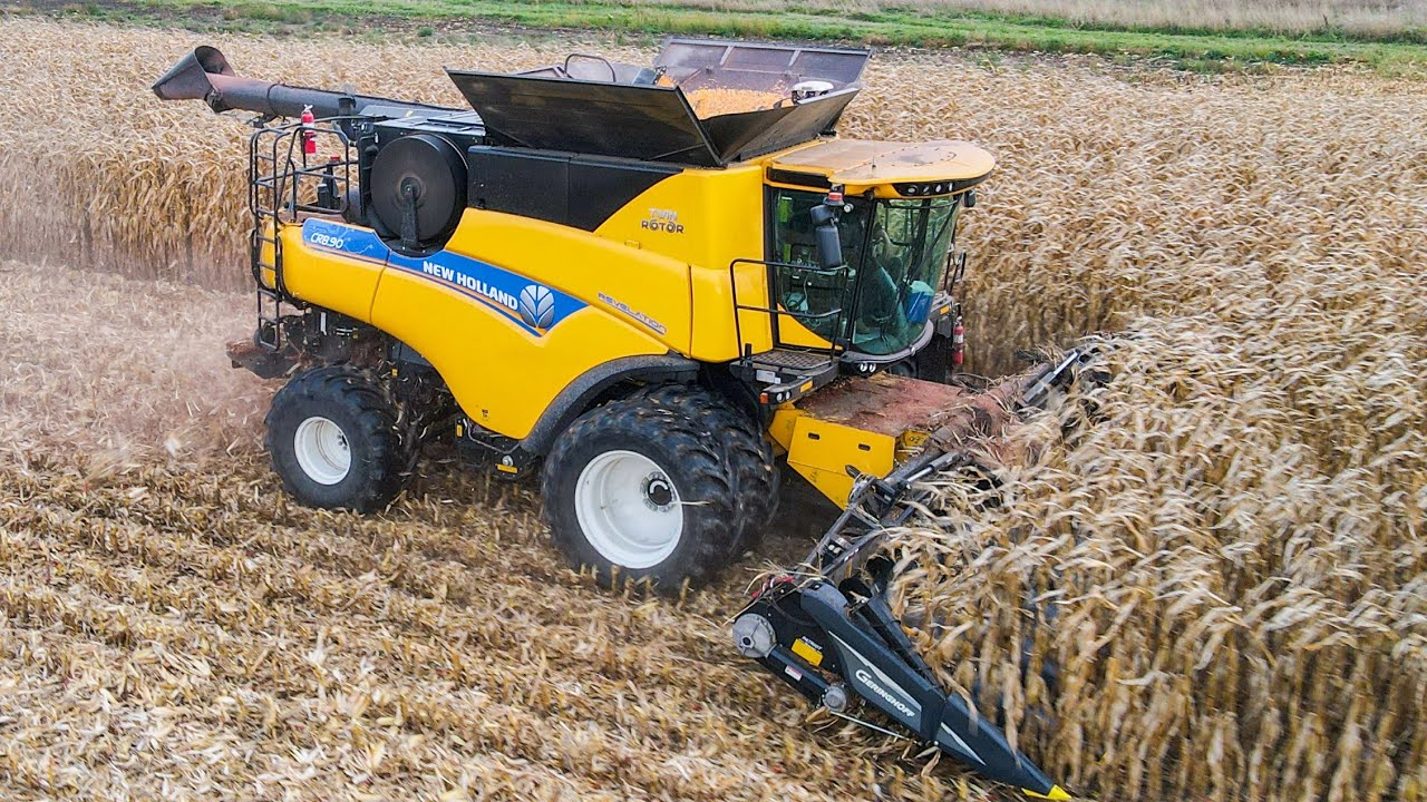 New Holland CR8.90 combine with Geringhoff 12 row folding corn head ...