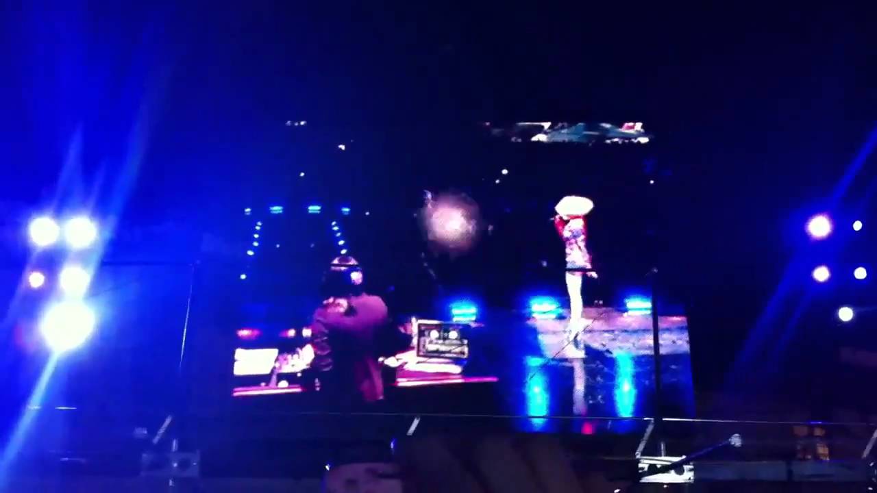 Nicki Minaj - Romans Revenge Live in San Diego! - YouTube