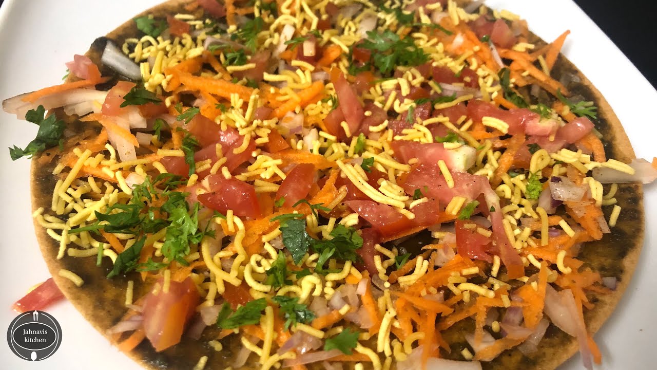 Chintamani famous chat Masala khakra papad | Khakra masala papad ...