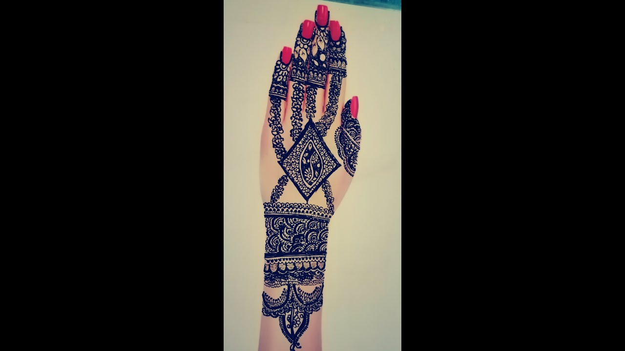 beautiful triangle mehndi design#inspriedbykashee#easymehndidesign ...
