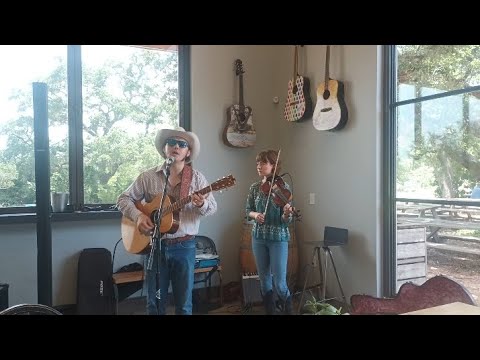 Sam and Lilly Platts, "I'll Go to a Stranger" at Vista Brewing, 7/7/24 ...