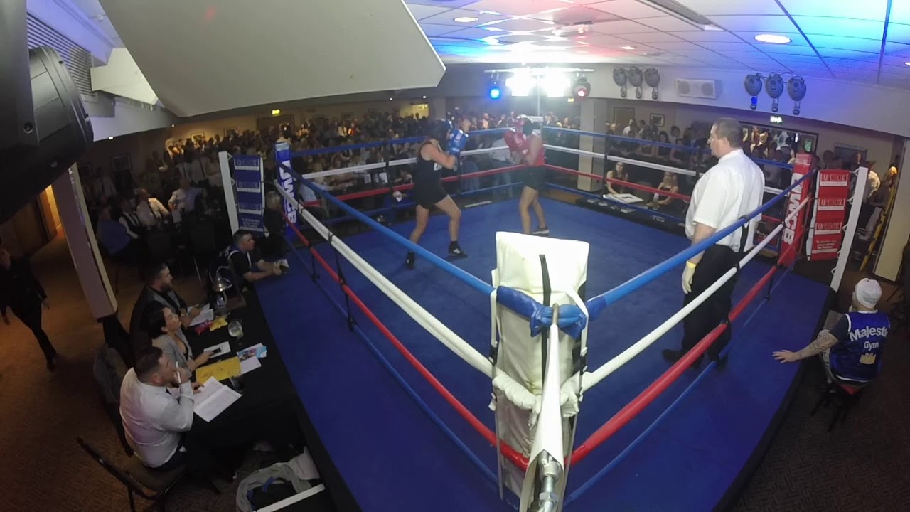 Ultra White Collar Boxing | Wigan | Danielle Appleton VS Georgie Parkinson - YouTube