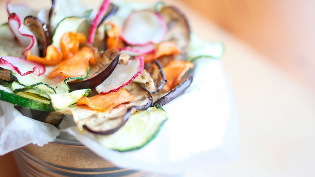 Cómo hacer chips de verdura caseros - YouTube