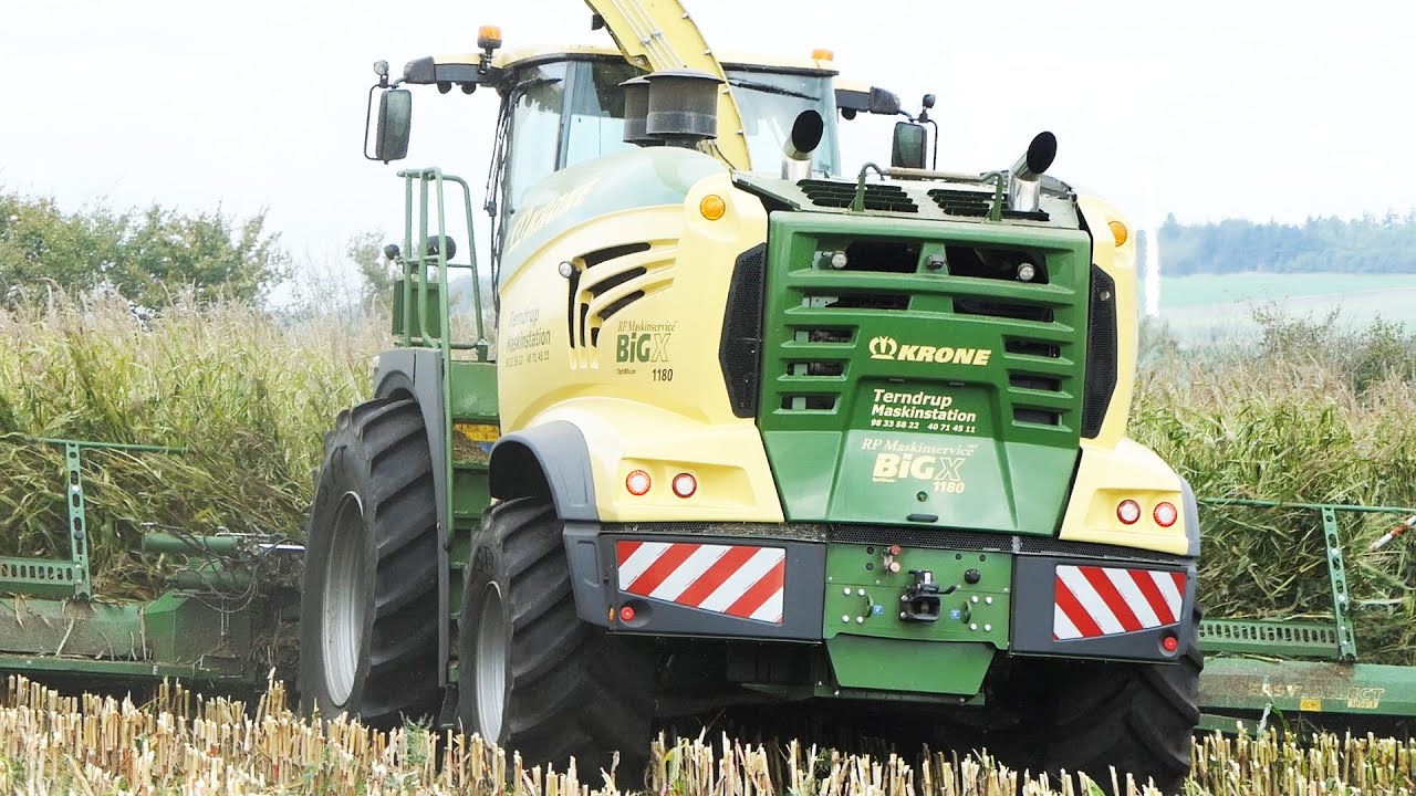 Krone Big X 1180 w/ 14-row header in the field chopping corn | World's ...