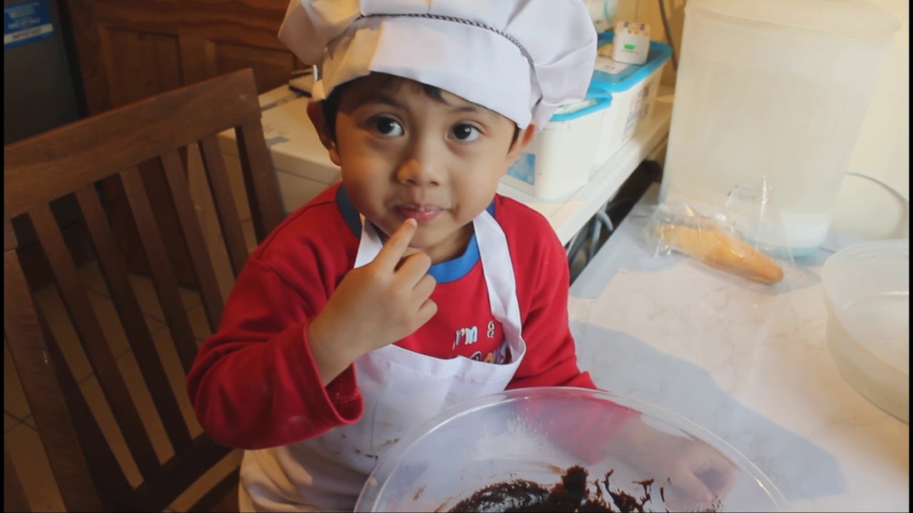 My little baker - Vlog #1 - YouTube