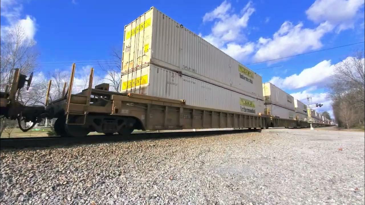 BNSF 3979, FERROMEX 4625 & BNSF 1087 clear Bill Jones Rd with a southbound Intermodal - YouTube