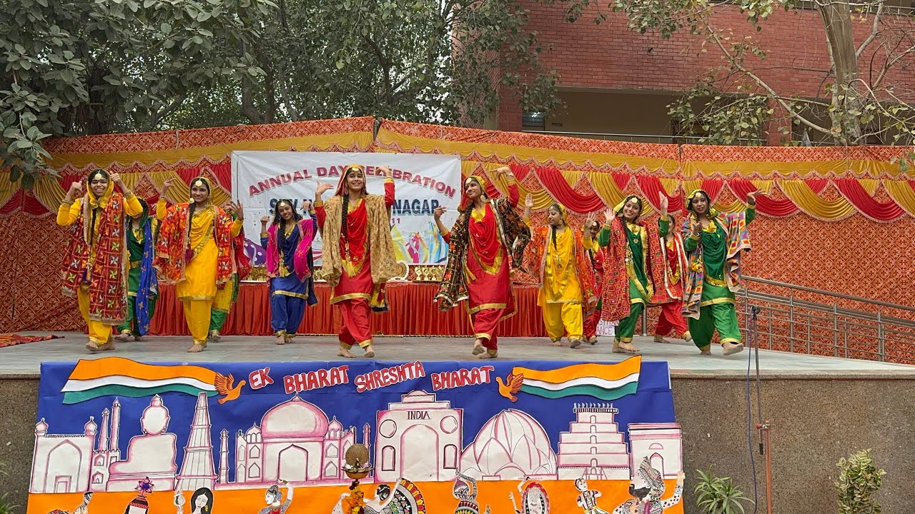 Giddha & Bhangra - Annual Function 2023-24 SKV No.1 Chand Nagar - YouTube