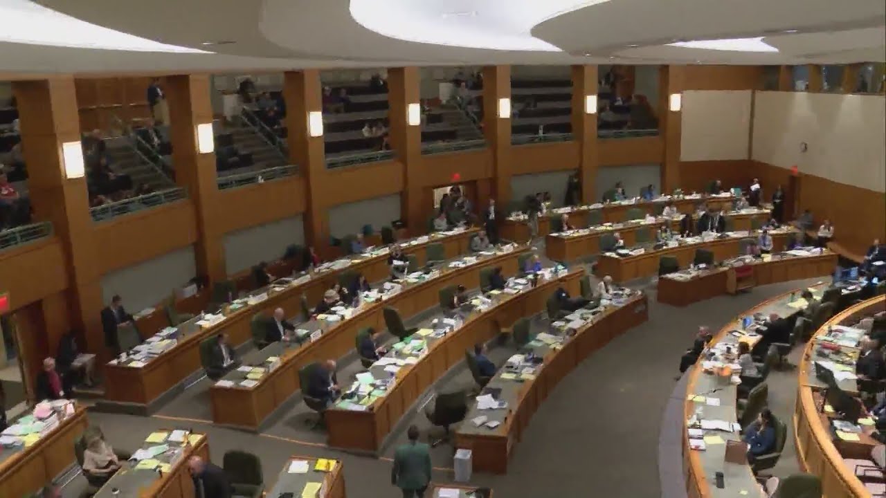 New Mexico Senate approves $10.2 billion budget - YouTube