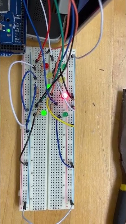 2-way traffic light with Arduino - YouTube