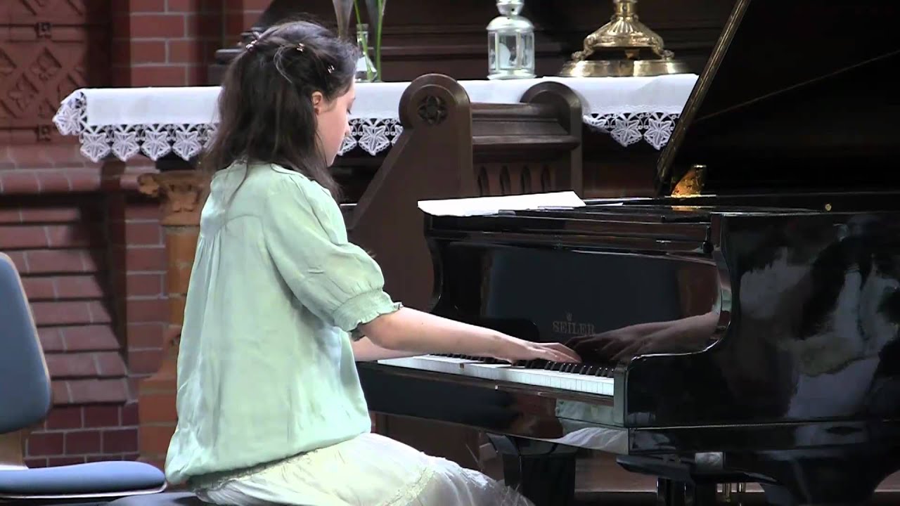 Daisy Bamber Mozart Boys&girls Gurilev Grecianinov - YouTube