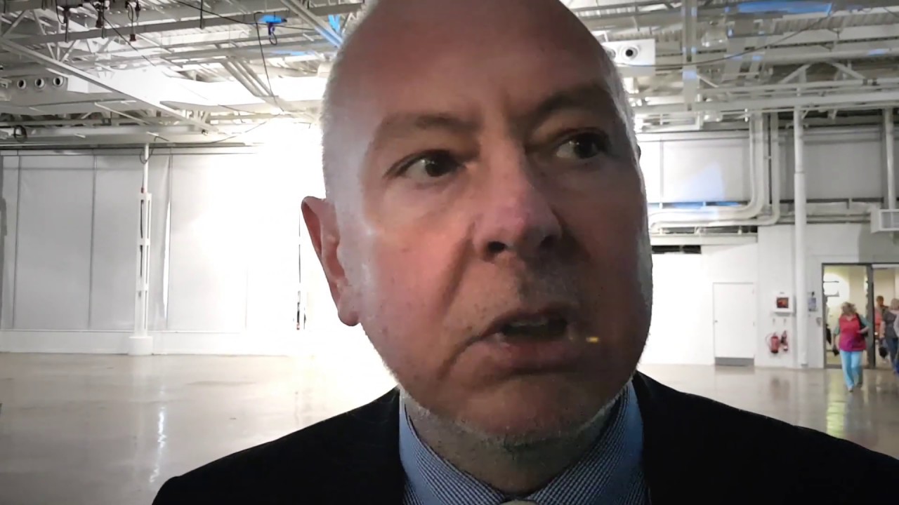 Interview de Graham King - YouTube