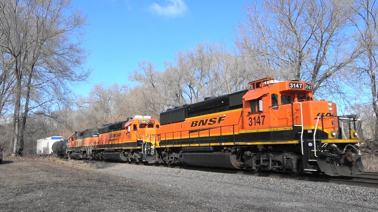 BNSF 3147 Leads a Freight, Colona, IL 2/15/24 - YouTube