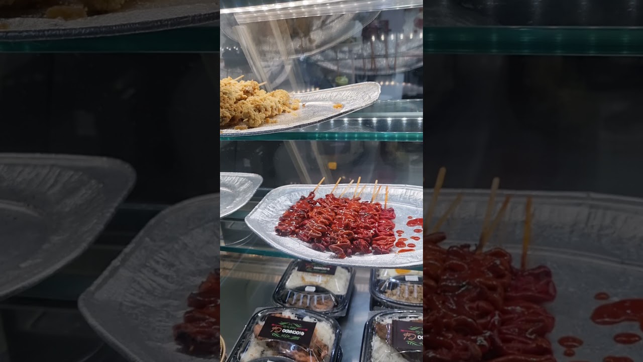 Chicken isaw at proben sa Ochado 🤩 - YouTube