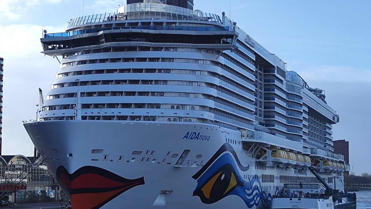 Ein Rundgang der anderen Art. @AIDA - YouTube