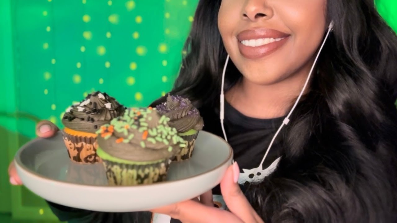 ASMR Halloween Cupcake Whisper Ramble 🧁🎃 - YouTube