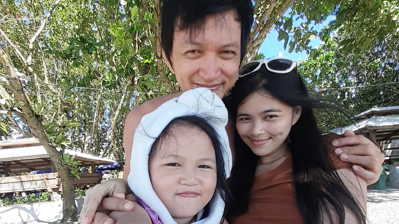 Our simple outing| little family👨‍👩‍👧⛱ - YouTube