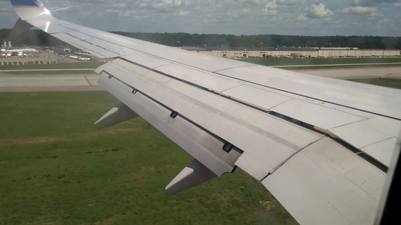 Passenger Airplane missing part of outer flap and still landing ...