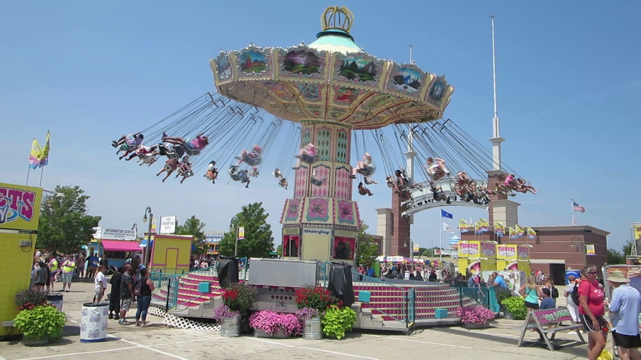 🎠🎈Wave Swinger at the 2018 Wisconsin State Fair - YouTube