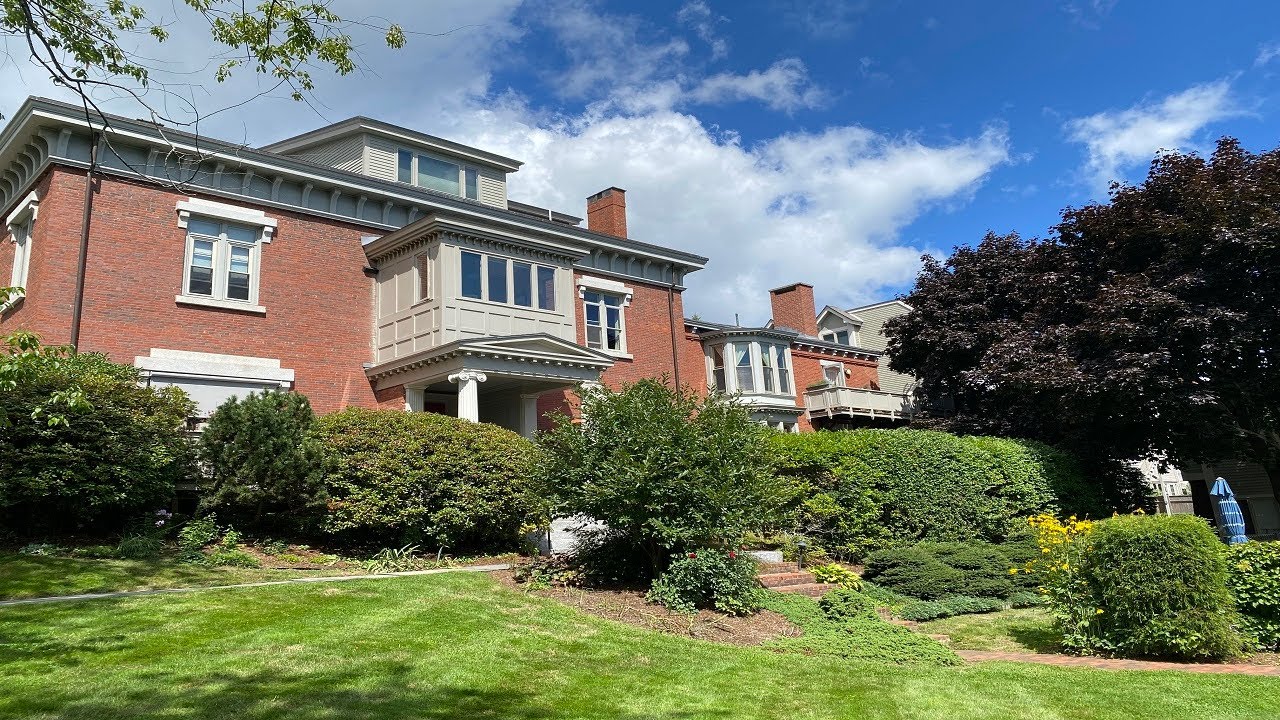 Luxury Living in Portland's Historic Carroll Mansion - YouTube