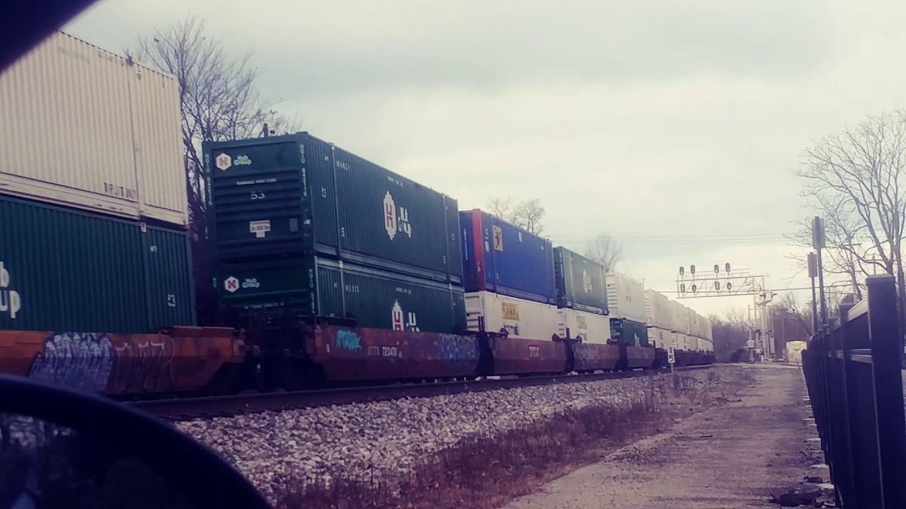 Northbound NS 216 Intermodal on track one - YouTube