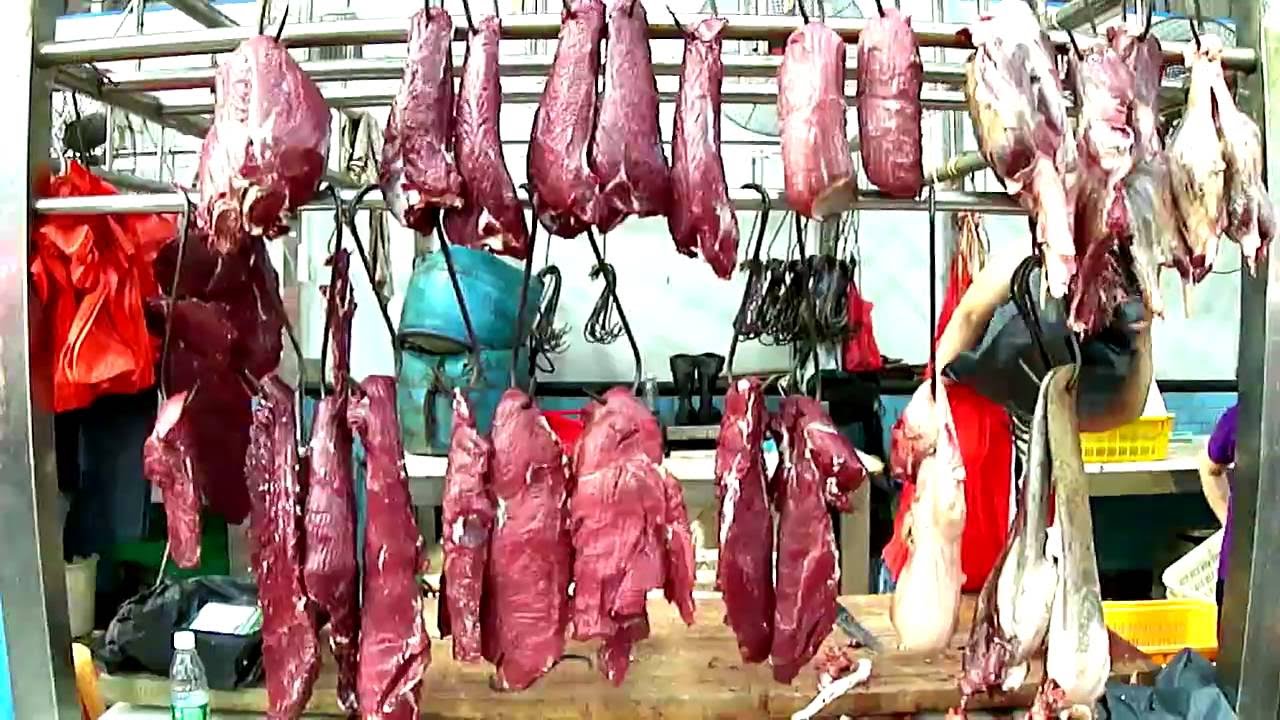 Chinese Meat, Live animals, Snakes and Steaks Wet Market. - YouTube