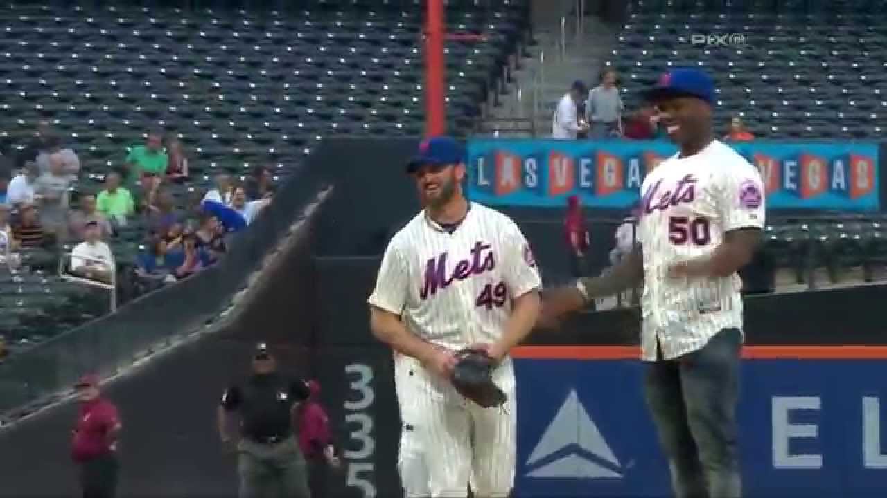 50 Cent Throws Worst Pitch Ever | Ridiculous News - YouTube