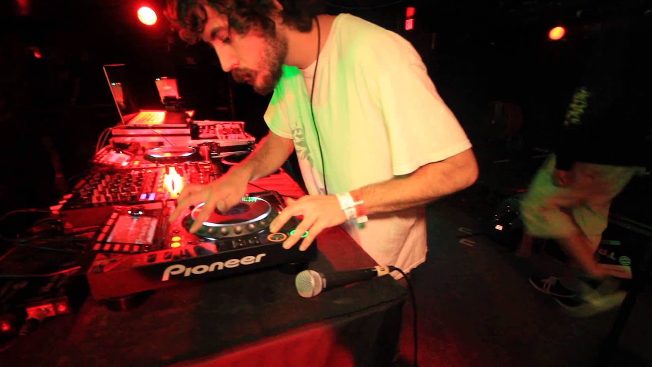 squnto drops "woogie - military" [raw] - YouTube