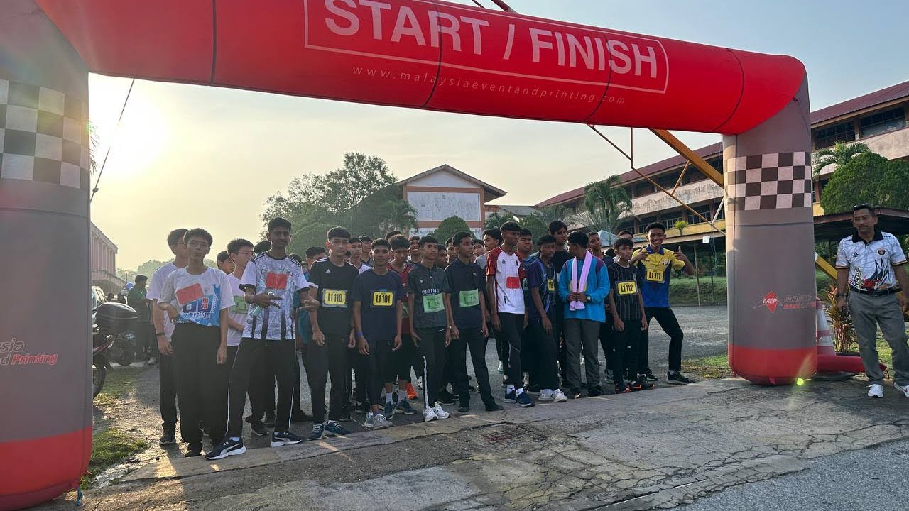 Kejohanan Merentas Desa SMK PBU 2024 - YouTube