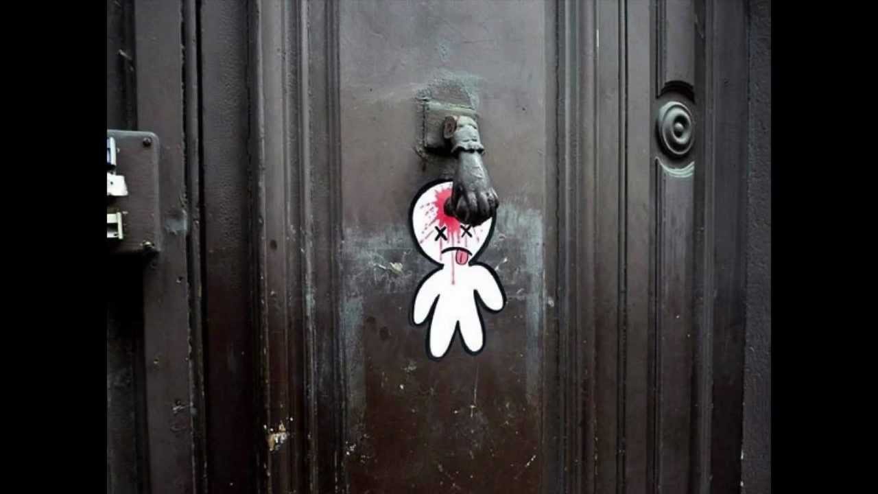 JEROME PACMAN "Leg's Akimbo" for STREET ART - YouTube