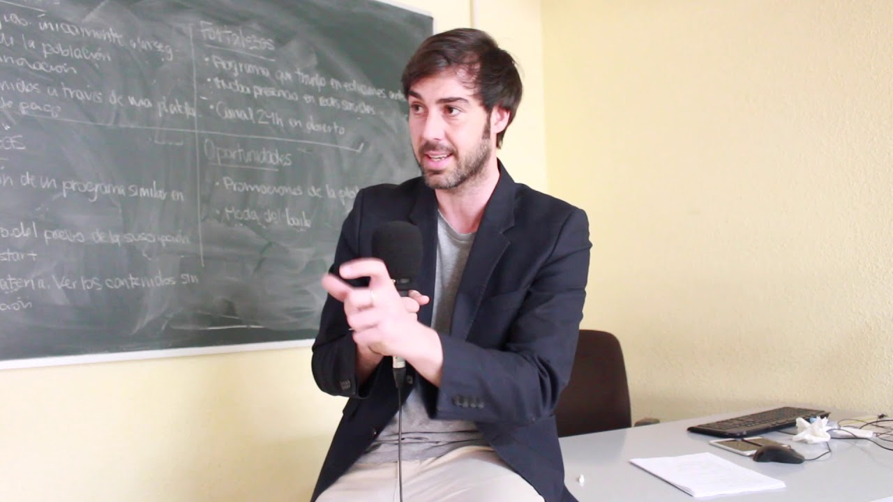 Entrevista a un profesor asociado en CCINF - YouTube