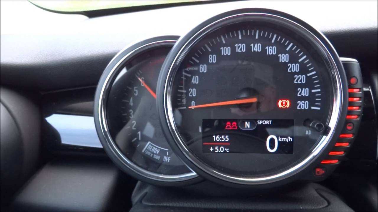 Mini One 1.2 3-cilinder Turbo Exterior & Revs - YouTube