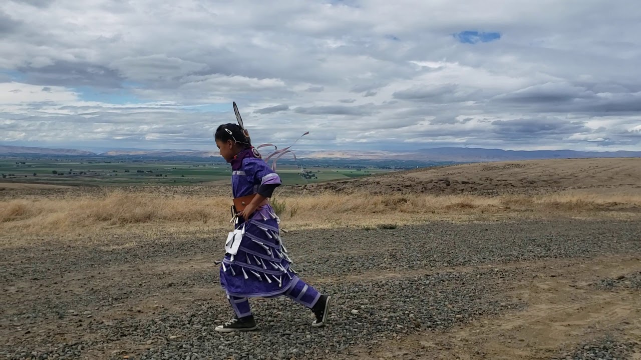My Youngest Daughter Jazalyn Dancing to Wild Rose Contest Song - YouTube