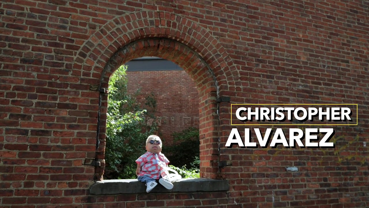 Latinos haciendo historia Christopher Alvarez - YouTube