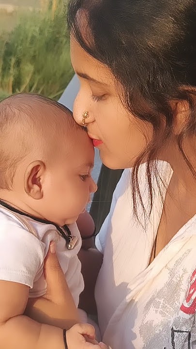 Akele Hum Akele Tum, Roshan Rupa Saanu baby ke sath video shoot kar rahi hai#ytshorts - YouTube