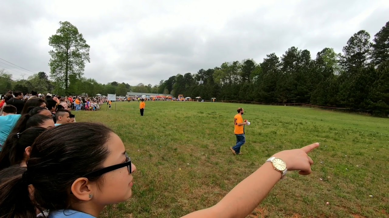 2019 Helicopter Easter egg drop - YouTube
