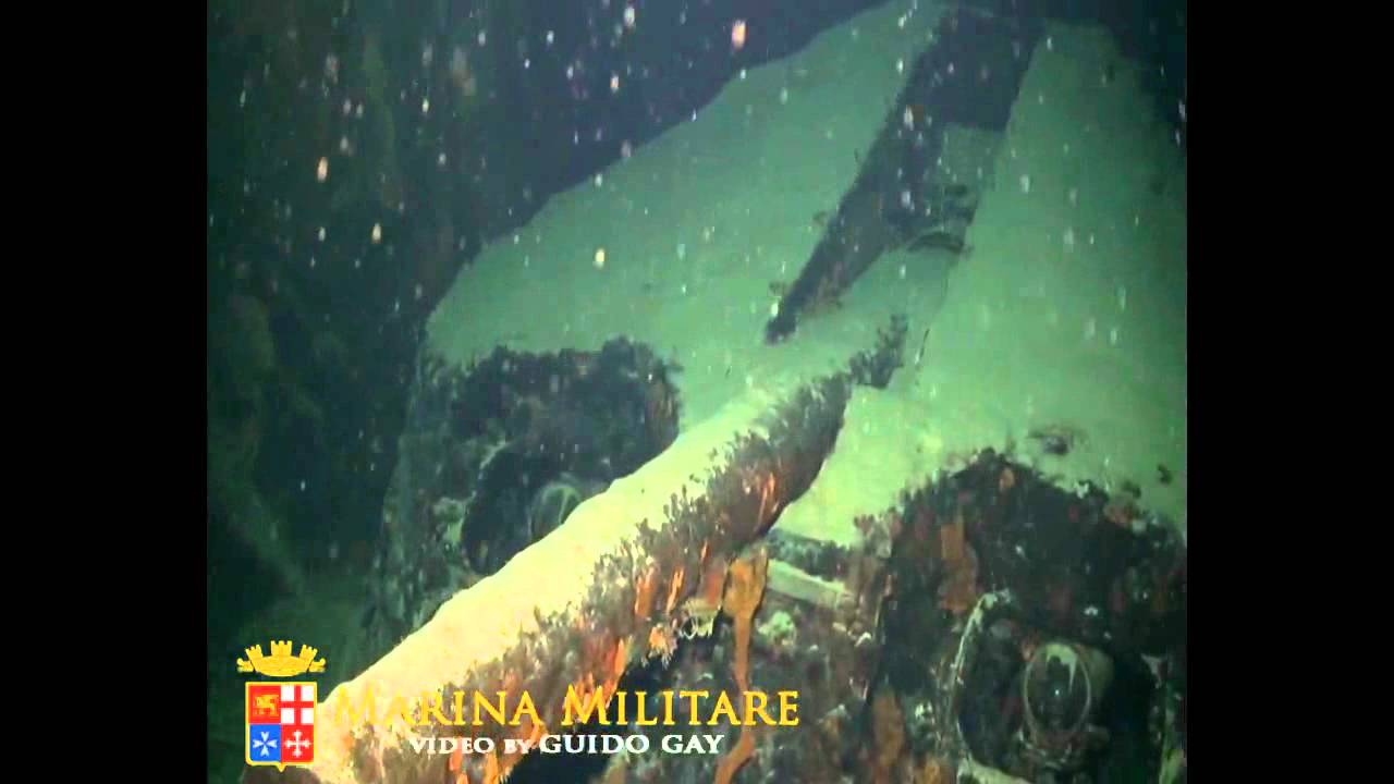 Marina Militare - Artiglieria antiaerea della Corazzata Roma ripresa a ...