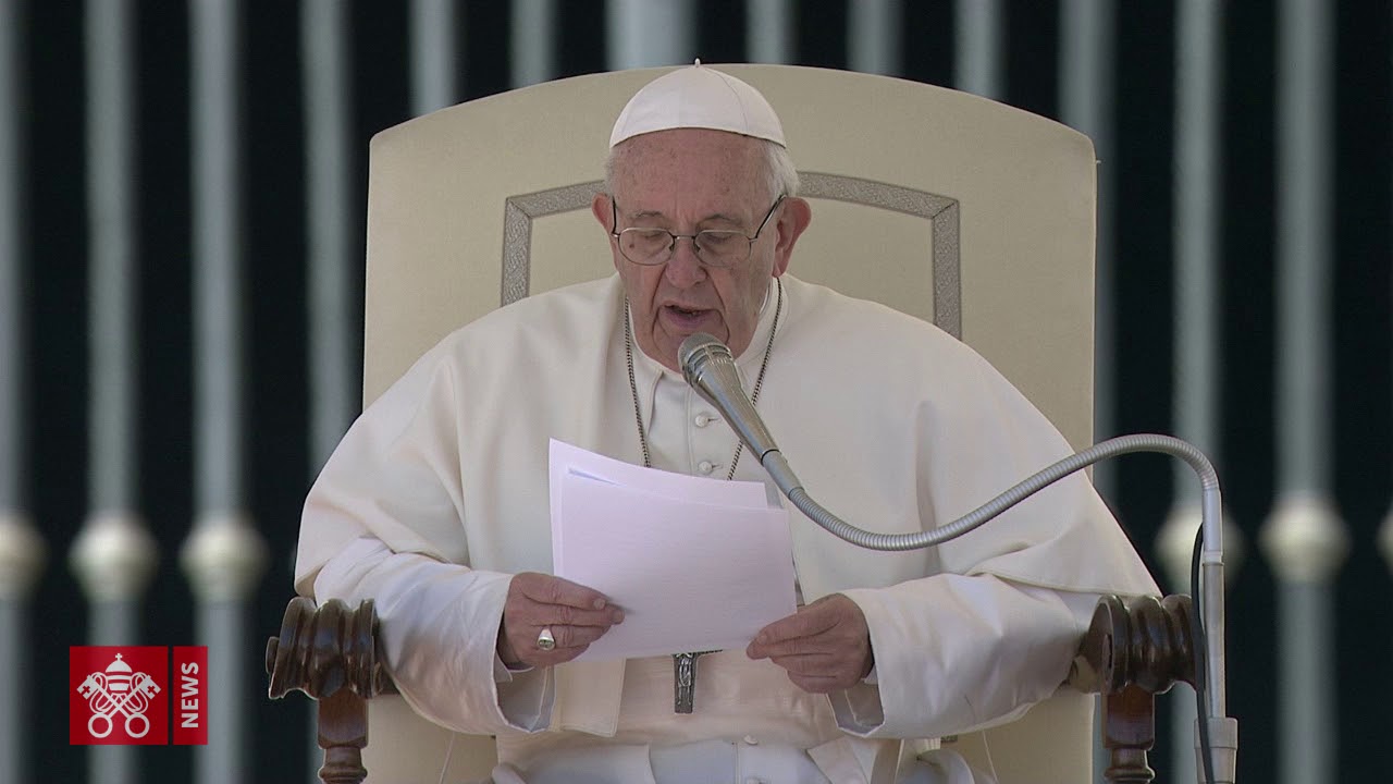 Popiežius prašo melstis už katalikų bendrystę Kinijoje - YouTube