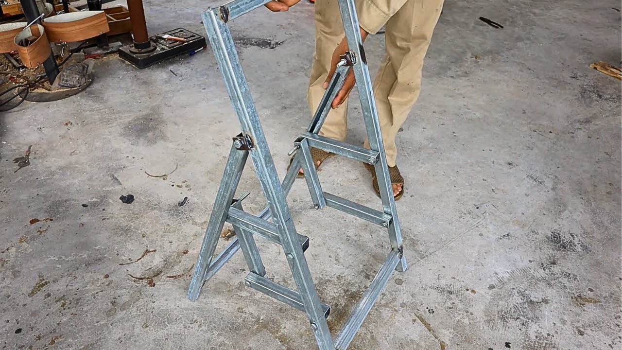 Great idea for a smart, compact folding ladder / DIY smart folding 2 ...
