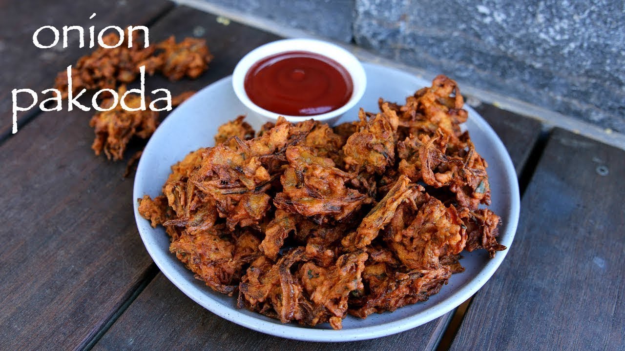 How to make delicious and mouth watering pyaaz pakoras || the best tea ...