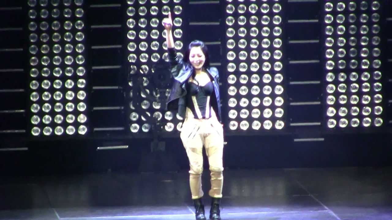 SMTown Live NY BoA Eat You Up [111023] [fancam] - YouTube