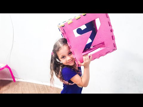 BRINCANDO COM BLOCOS DE BRINQUEDOS | pequena JUJU E ANGEL